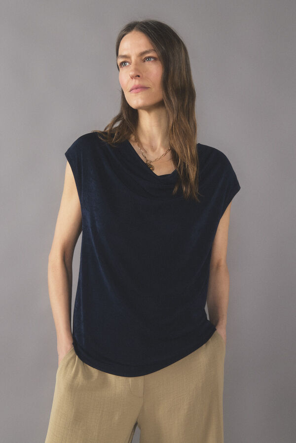 Top drapeado de punto