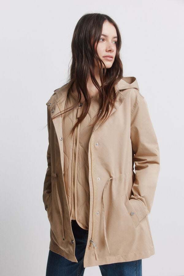 Hooded water-repellent parka
