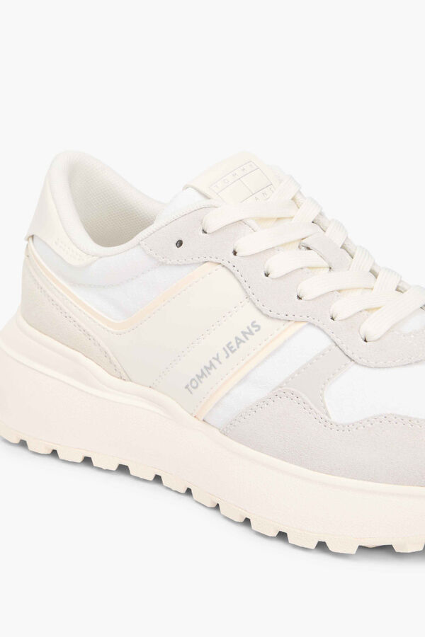 Tênis Tommy Jeans branco com logo lateral | Sapatilhas de mulher | SPF