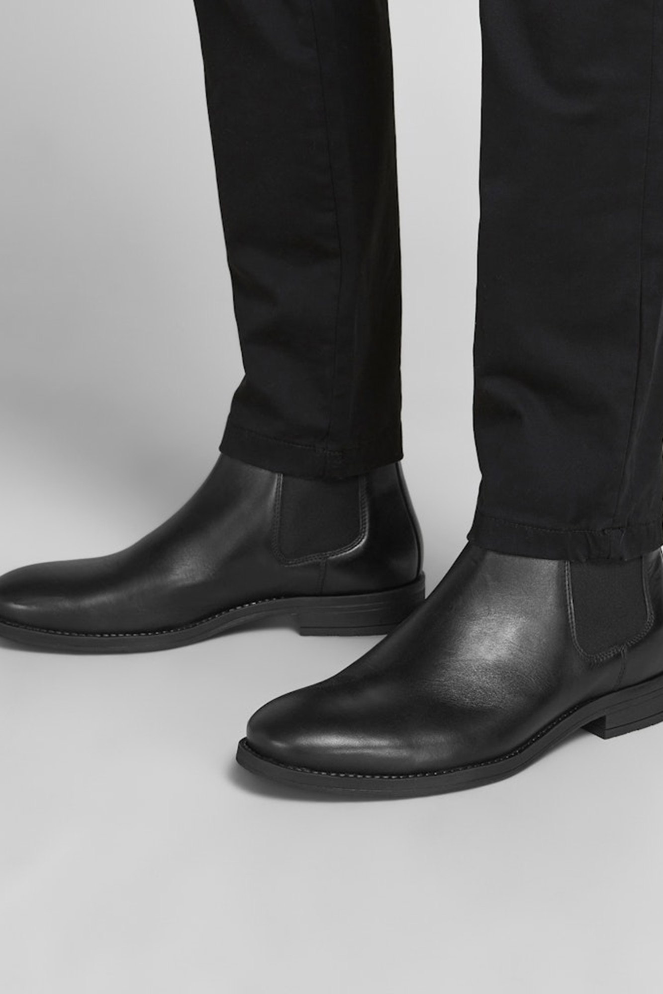 Bota Chelsea em pele | Botas e botins homem | SPF
