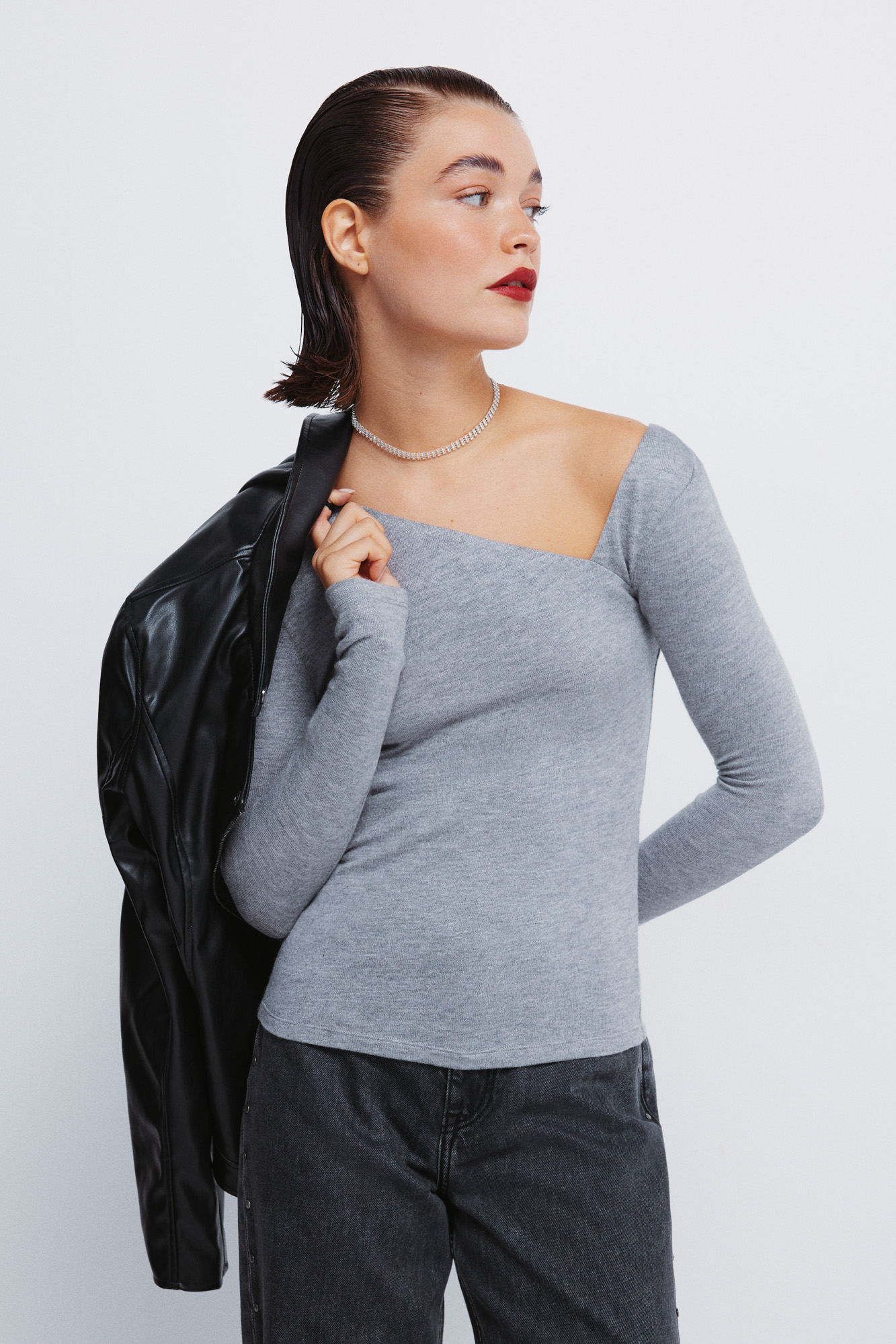 T-shirt à décolleté asymétrique | T-Shirts | SPF