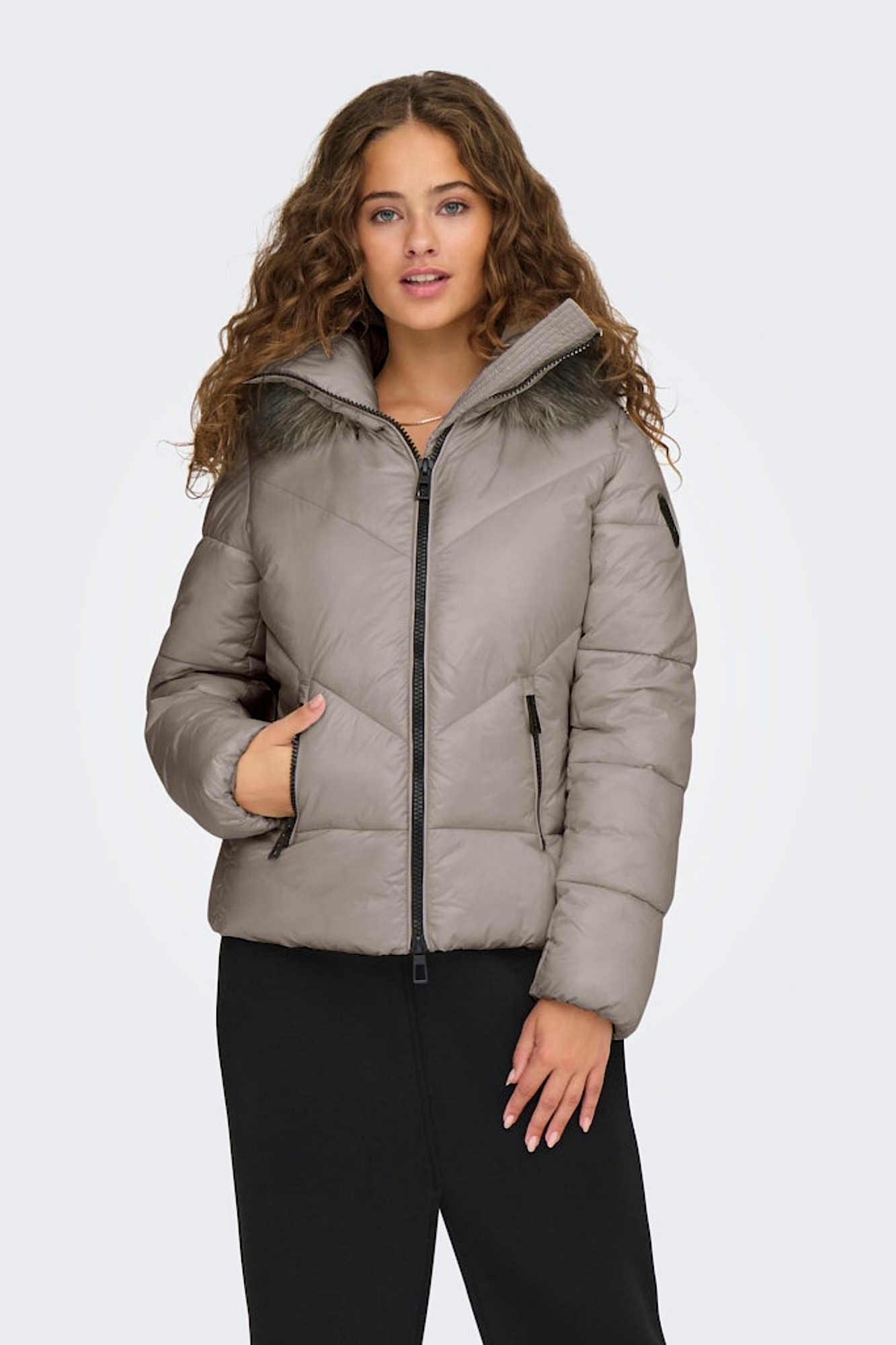 Chaqueta acolchada con capucha | Chaquetas de Mujer | SPF