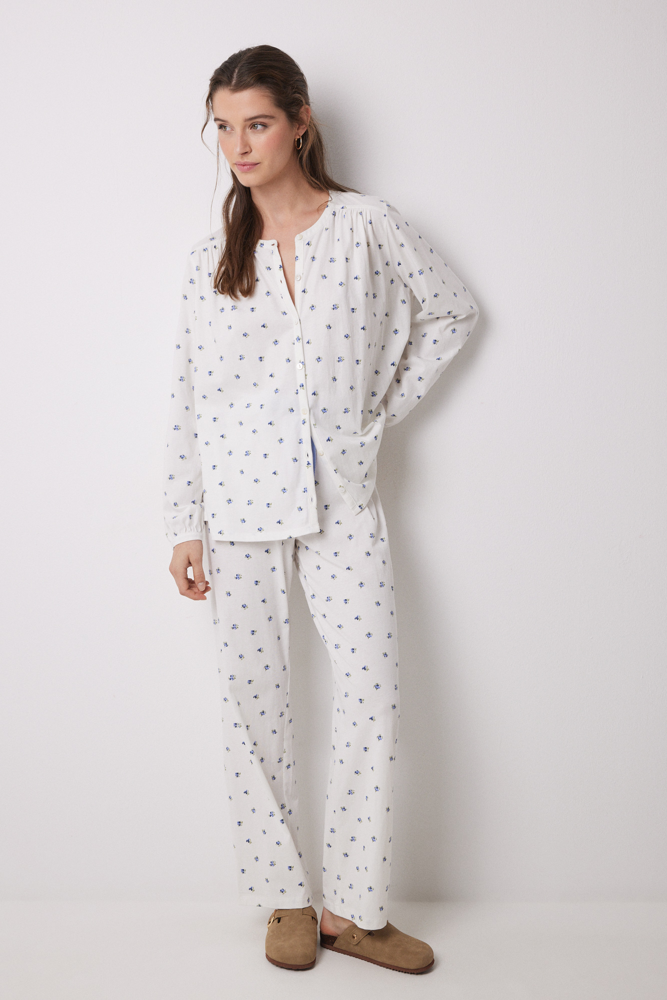 Pijama largo 100% algodón blanco flores | Pijamas de mujer | SPF